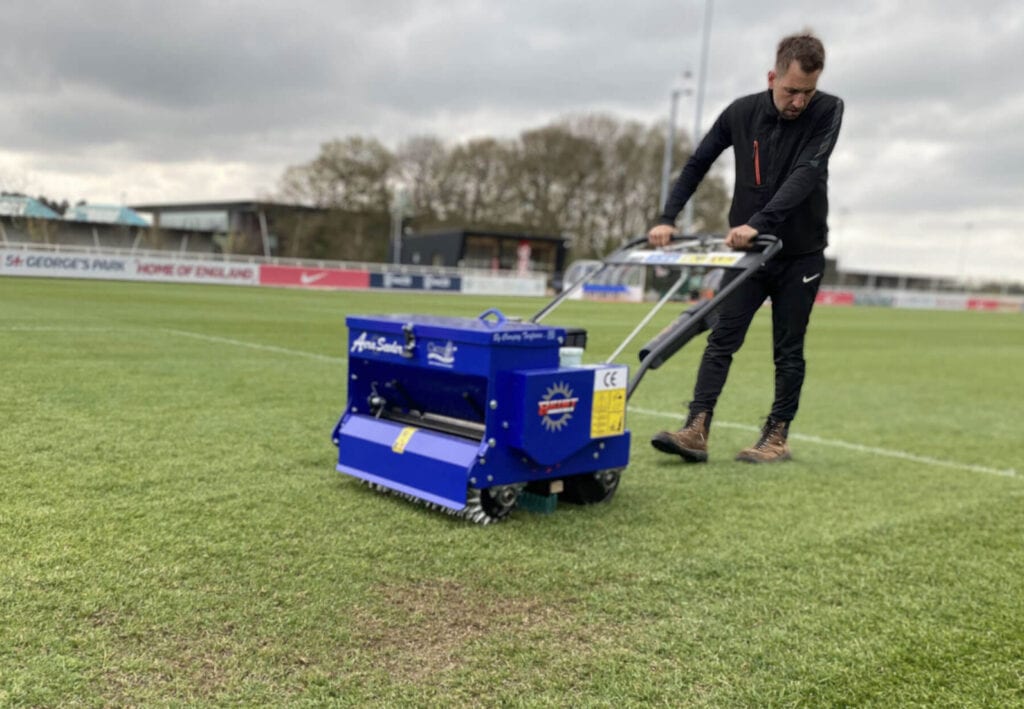 Pedestrian Aeraseeder - Links Turf Equipment