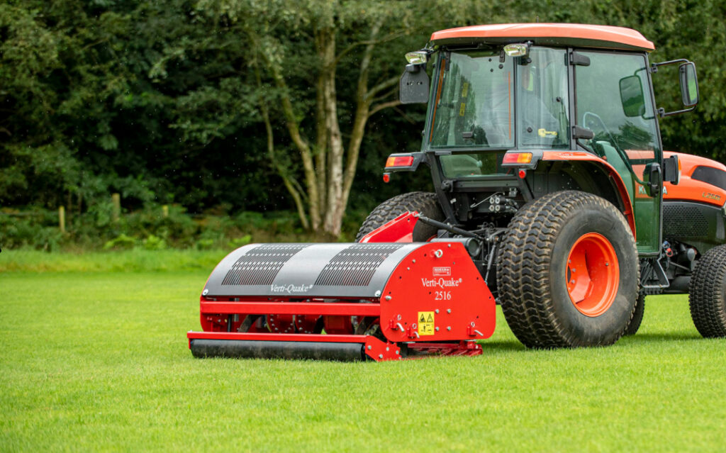 Verti Quake® 2516 - Links Turf Equipment